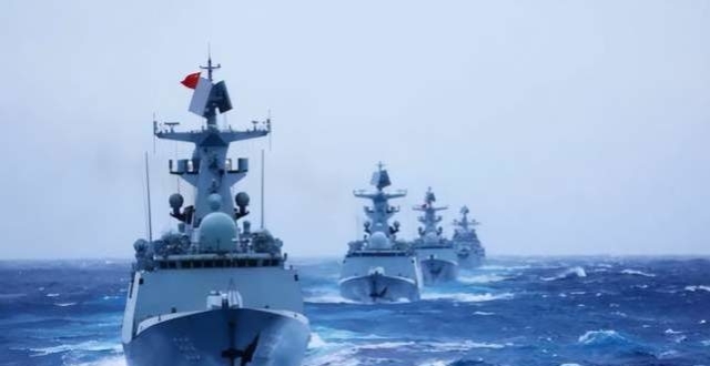 054A型护卫舰：现已服役31艘，海试和接舰12艘，将形成43艘的规模_腾讯新闻