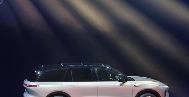 全新一代蔚来ES8上市，车身大幅加长，续航达 900km_腾讯新闻