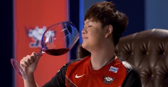 LPL悲剧上演，369与Zoom命运转换，97上单主动放弃，告别赛场_腾讯新闻