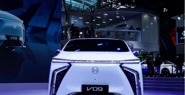 标配800V高压系统＋双8155芯片＋激光雷达，合创V09亮相广州车展_腾讯新闻