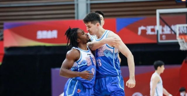 今晚！CBA鏖战2场，土豪对决郭士强率广州PK新疆，山东男篮VS山西，央视无直播_腾讯新闻