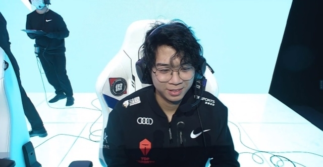 LPL重量级选手回归，场上堪比战神，场下也能1V2，压迫感直接拉满_腾讯新闻