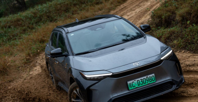 试驾丰田bZ4X＆bZ3，操控和智能化令人惊喜，这才是真电动？_腾讯新闻