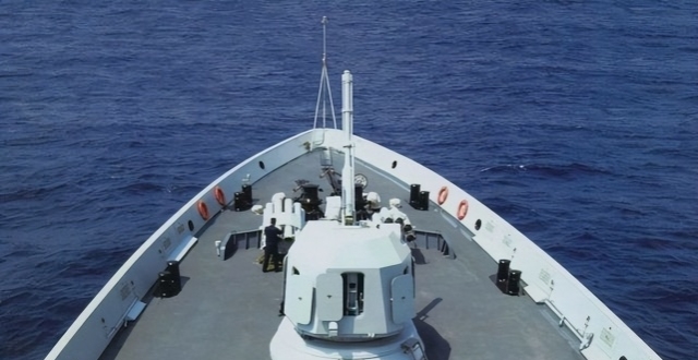 054B呼之欲出，排水量或超6000吨，48单元垂发战斗力堪比驱逐舰_腾讯新闻