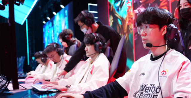 BLG2-1击败WBG！小虎关键时刻被秒，WBG痛失好局_腾讯新闻