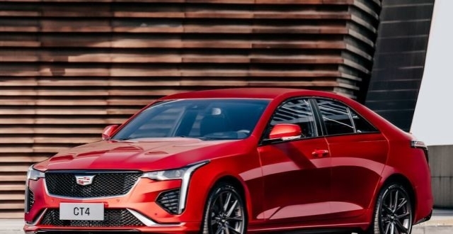 性价比超高的豪华轿车！CT4 VS S60，哪款更值得购买？_腾讯新闻