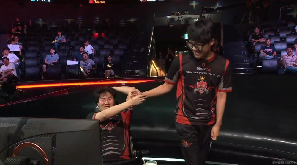 韩国野王Kakao重回LCK，曾加入IG，在次级联赛蛰伏一年