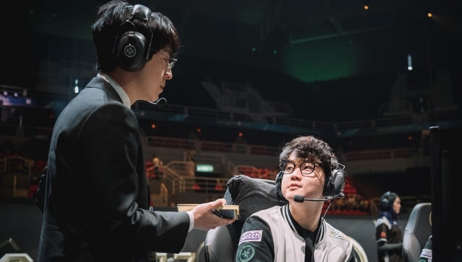 S9世界赛前放豪言，Huni：要打爆SKT上野，最好分到一组