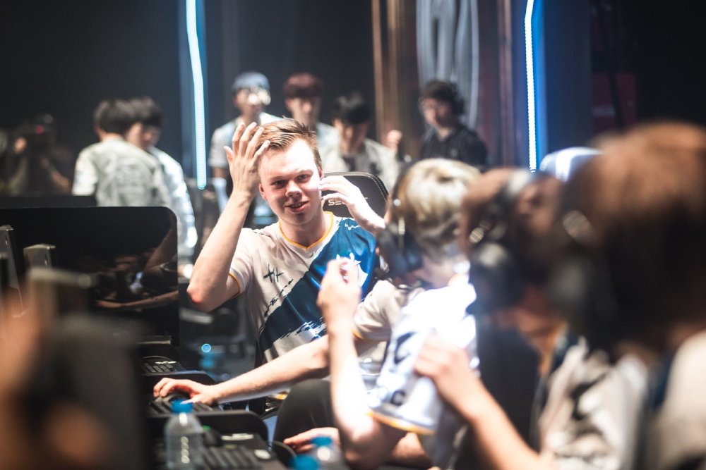 S9世界赛抽签之前，求生欲极强的G2更推：千万别抽到iG啊