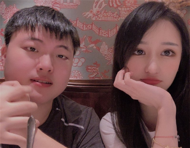 RNG定妆照出炉，女友却说uzi替补最帅，原来是全方位替补？