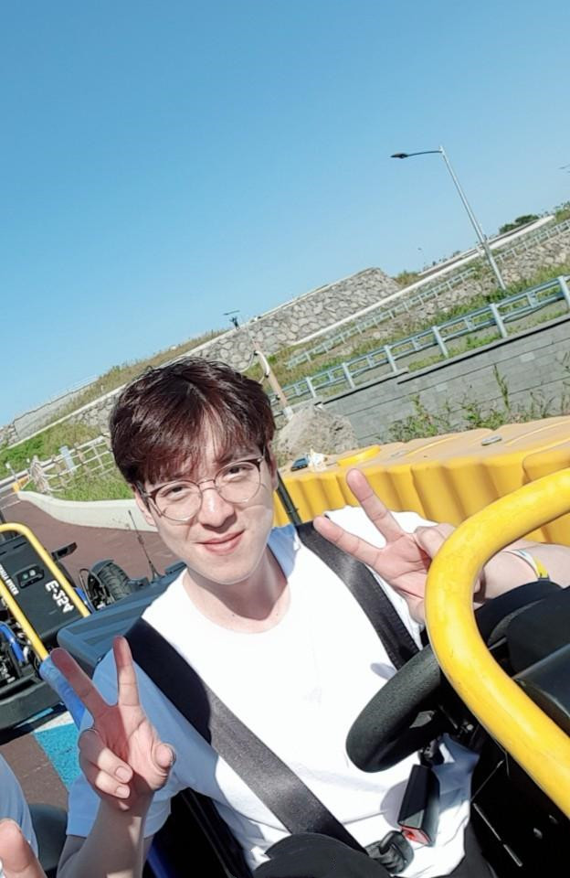 李哥休赛期玩车？开黑君：这莫非是skt教练kkoma练兵奇招