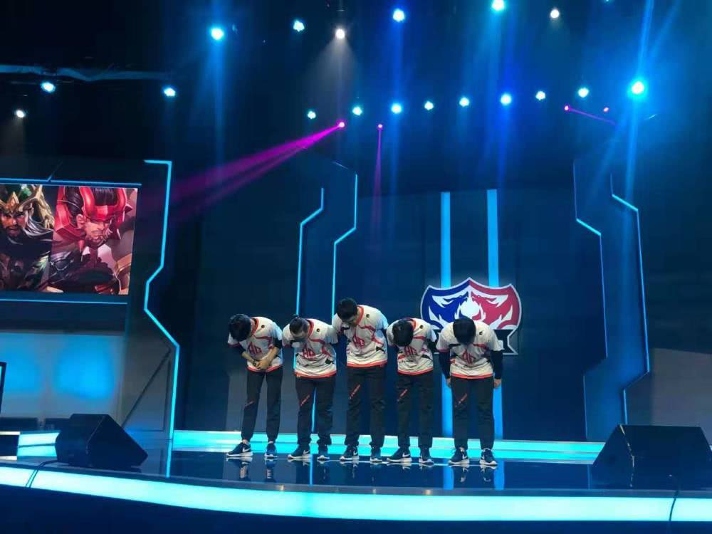 王者荣耀：eStarPro等着！AG超玩会零封RNG.M，下一个就是你