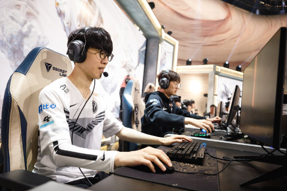 S9小组赛第一轮战罢，各组战绩及出线情况预测：SKT、RNG基本稳了