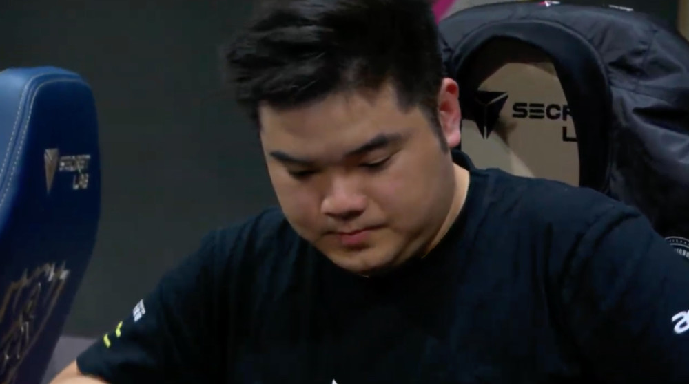 真的心酸！JT小组赛遭淘汰后，LMS解说泪洒现场，PTT网友哀鸿遍野