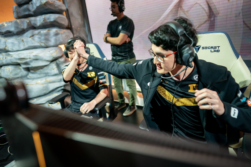 欧洲强队G2遭GRF接连暴揍两局出线，然而最大的赢家可能是RNG！