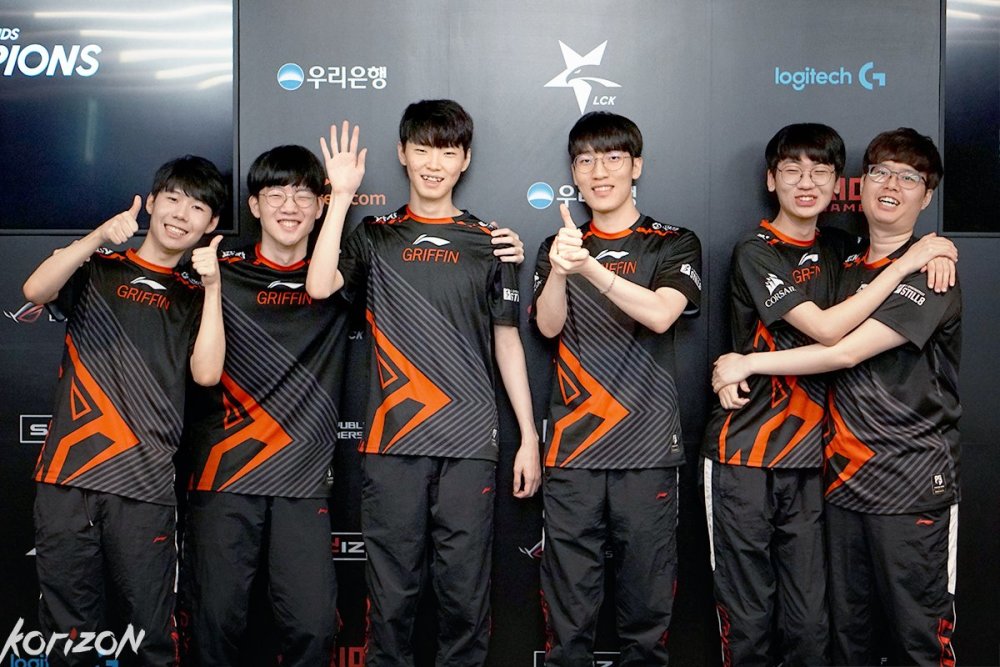 Sword八强赛表现太烂，GRF前教练cvmax补刀：我在一定上多兰