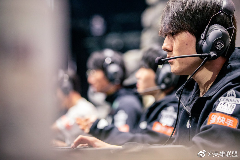 S9八强赛数据出炉：LWX拿下完美KDA，阿水de大嘴斩获最多击杀