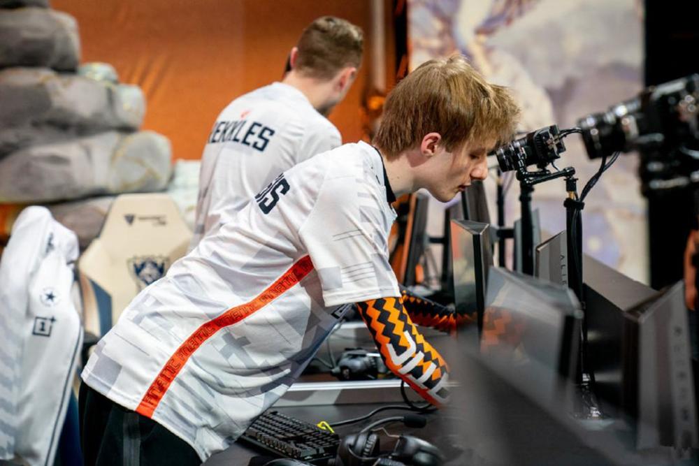 斗鱼S9：三大悲催选手诞生，Mata居首位，FNC中单比Uzi都心酸