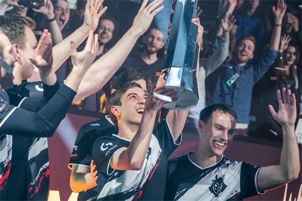 金咕咕热舞回应阿P，网友：想看Doinb跳舞Perkz弹吉他