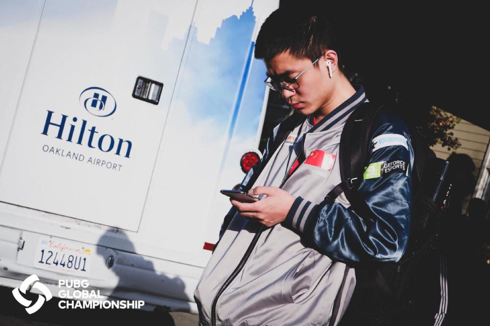 PGC：4AM已拿一个冠军！永远侧颜照输给小鹿，王总比韦神man