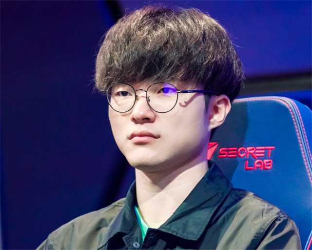 Theshy还不知道jkl要走？全明星赛场上提阿水，对3C阵容骄傲满满