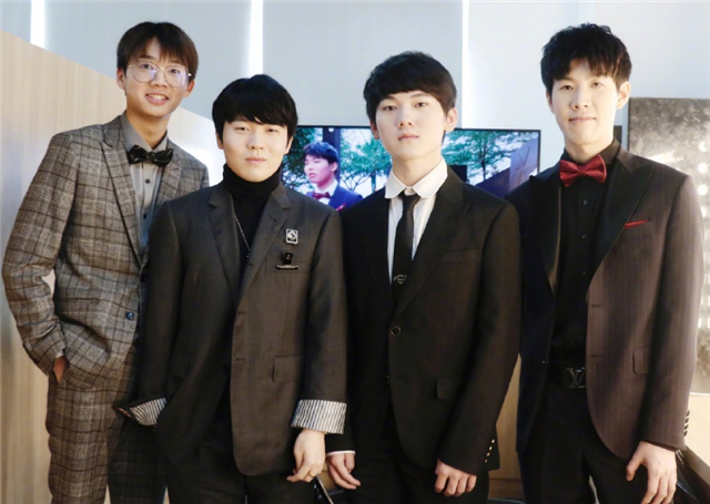 Theshy还不知道jkl要走？全明星赛场上提阿水，对3C阵容骄傲满满