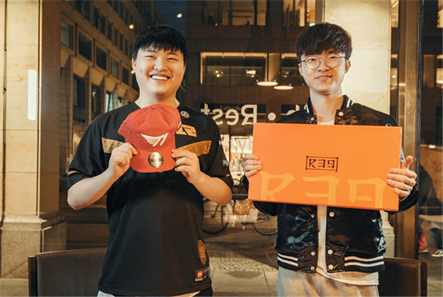 Uzi真的没排面？Faker给余霜送上大礼包，至少是给uzi的6倍！