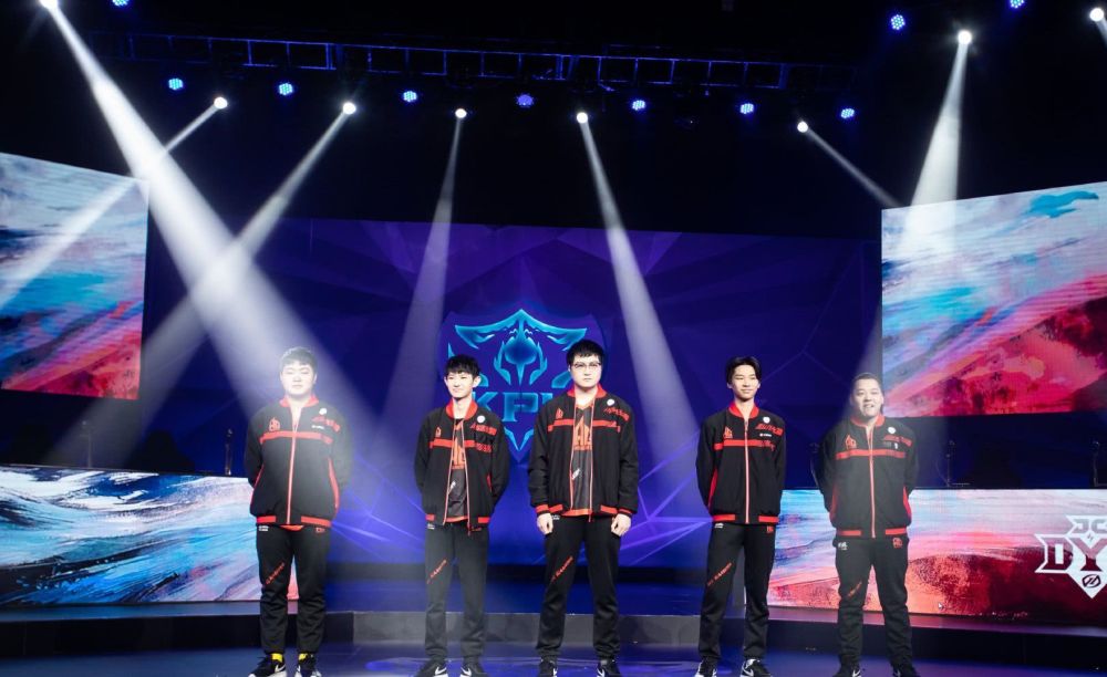 王者荣耀：KPL总决赛仅剩7天，AG超玩会对战QG，12位选手待命