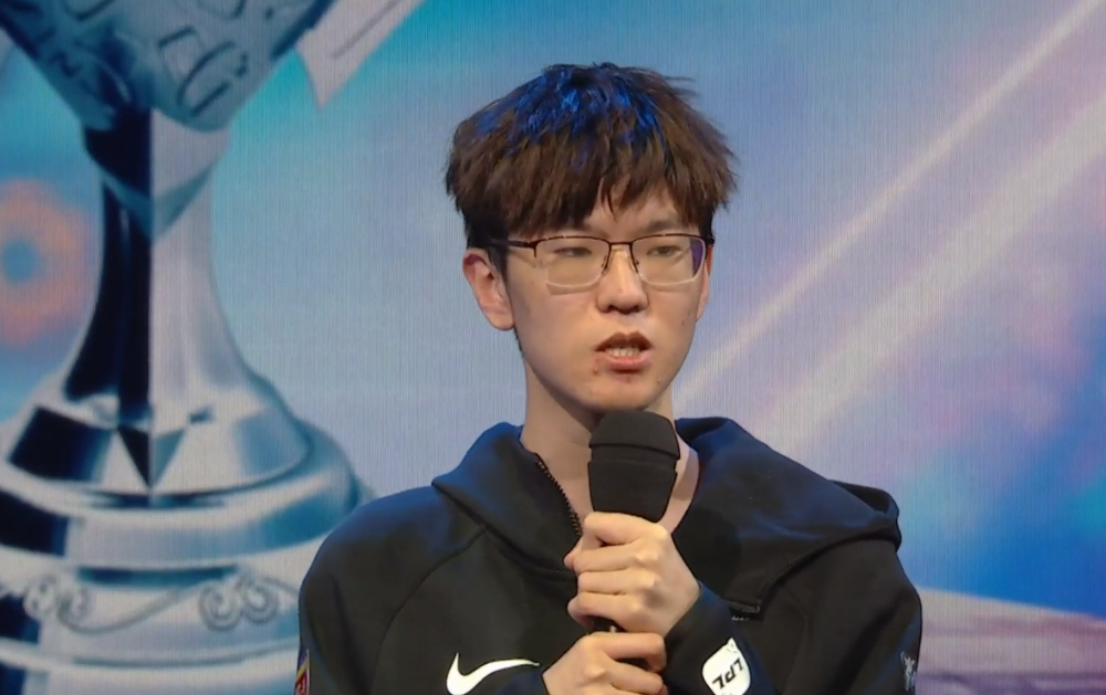 EDG完成让二追三！jiejie采访调侃：下路叫我去我就去了