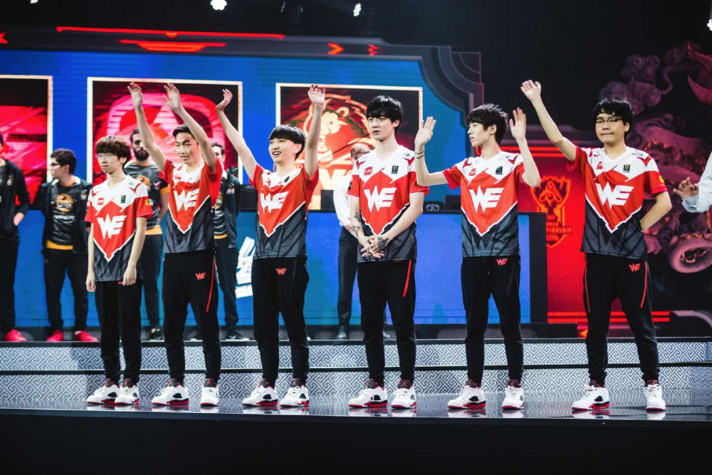 腿哥957将在1月18日举行退役仪式！至此，WE 2.0时代彻底结束