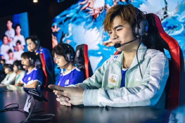 王者荣耀：转会大门开启，哪些选手会跳槽？久诚会去EDGM么？