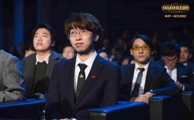 WE宣布957将退役 粉丝表示理解 但他的新身份却令人意外