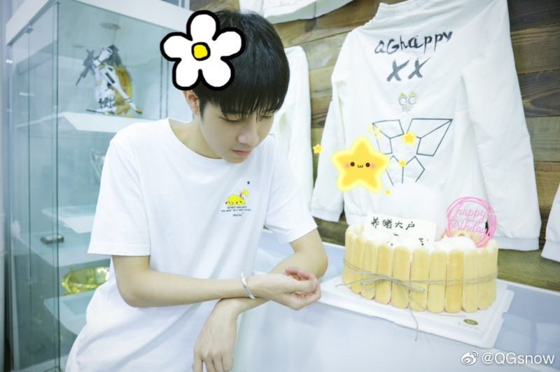 DYG轻取QG：snow首发，QG被连控8个蓝，久诚打出了当年的气势！