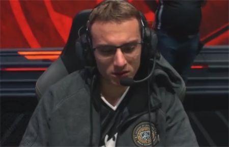 Deft表示我很想和Perkz在下路对线一次，网友表示马后炮