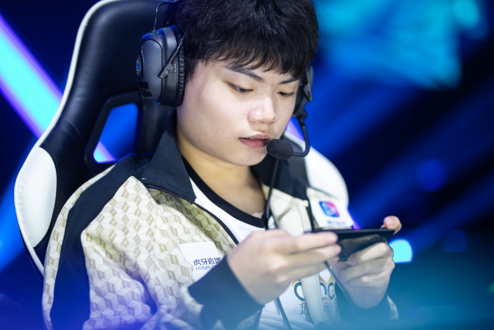 AG训练赛4-1QG，QG面临与estar同样问题，且“辅助答案”未定