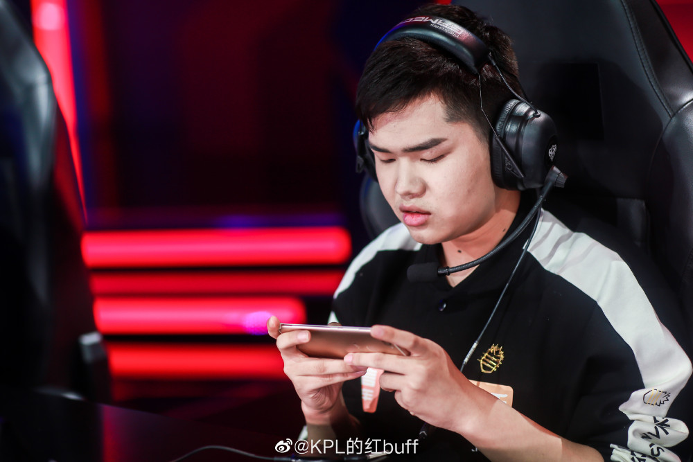 QG训练赛曝光：刺痛或难再登场，giao加练野核，九月基本坐稳首发！