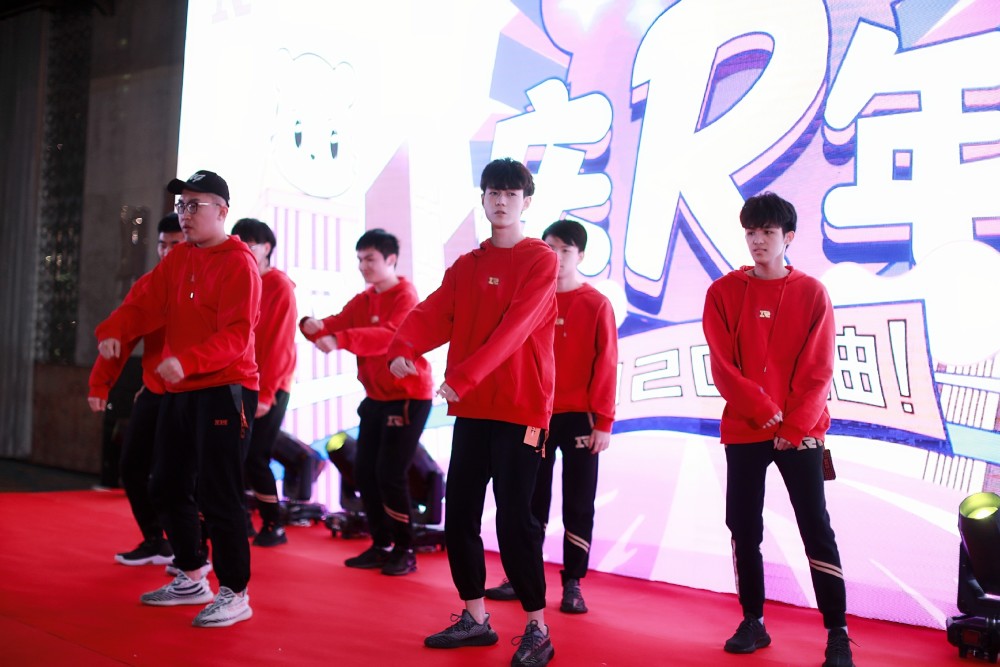 RNGM训练赛不容乐观各种连跪，主核心虔诚也不在状态，KOKO被弃用！