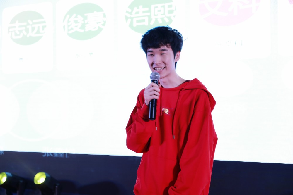 RNGM训练赛不容乐观各种连跪，主核心虔诚也不在状态，KOKO被弃用！