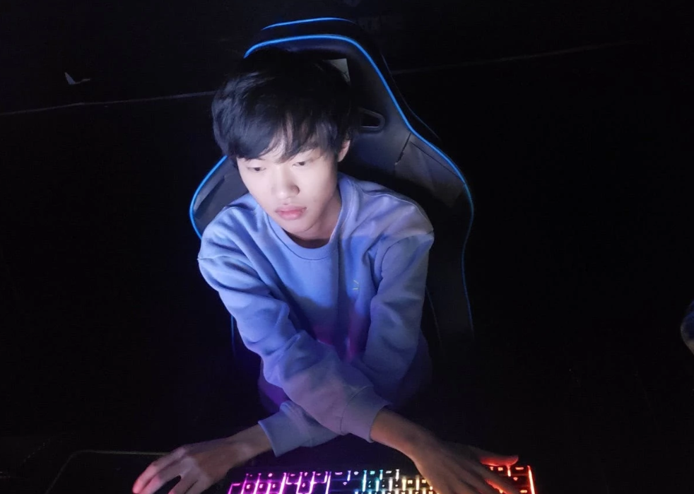 Knight9满血给点燃秀王者理解！理由让观众无语