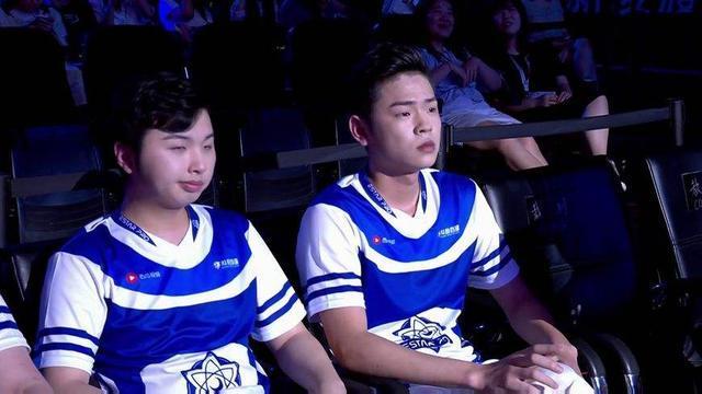 王者荣耀：步AG超玩会老路？昔日“双冠王”estar被DYG打懵！可悲