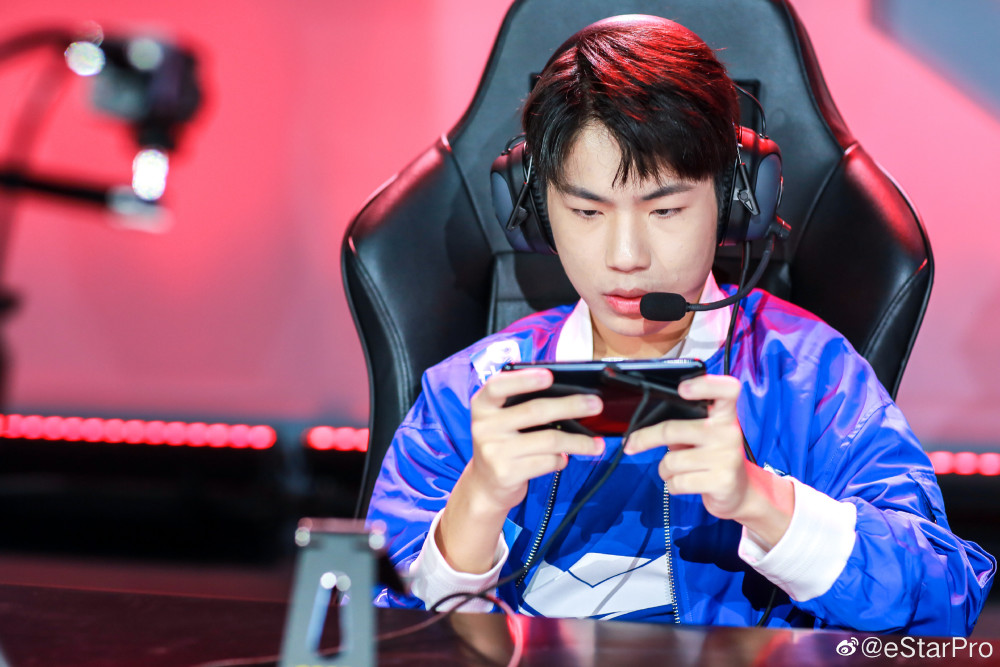 estar惨遭LGD零封，花海“两头为难”，LGD全员帮无心“戒网瘾”