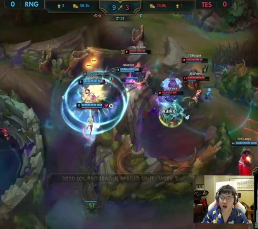 LOL：RNG强势横扫滔博，乌兹直播解说，谈到Betty他居然这么说！