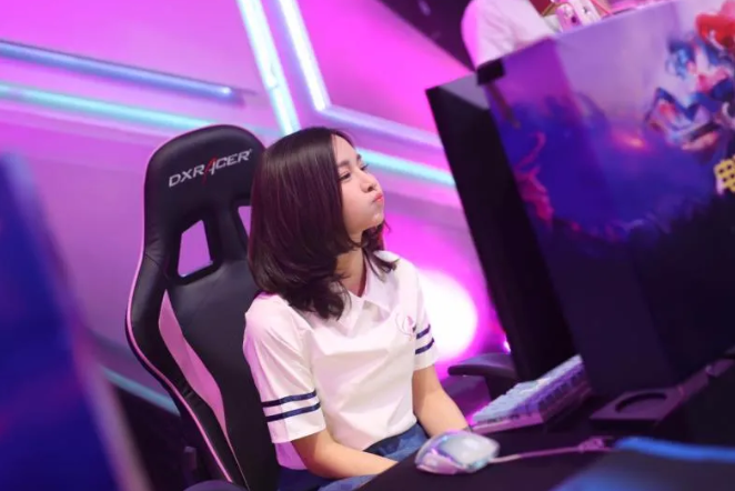 UZI出道七周年，见证LPL八载光阴，而她为中国电竞发展贡献不少