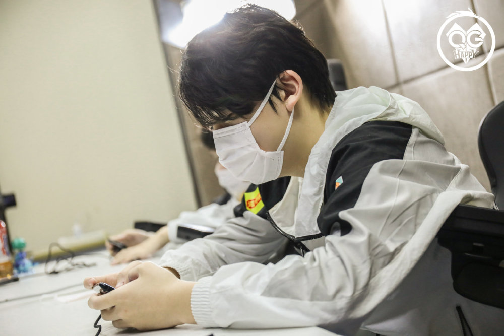 QG.giao接连出现“断点”失误，Alan为他说话：只不过太想赢了！