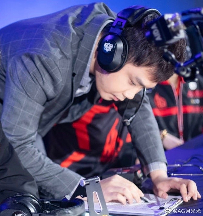 AG月光以老对手身份点评QG：选手对770的依赖，已形成“肌肉记忆”！
