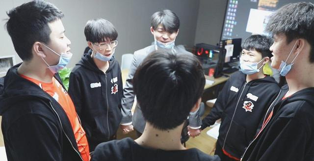 DYG3-0零封EDGM，久诚干将重出江湖，伪装临危受命无济于事