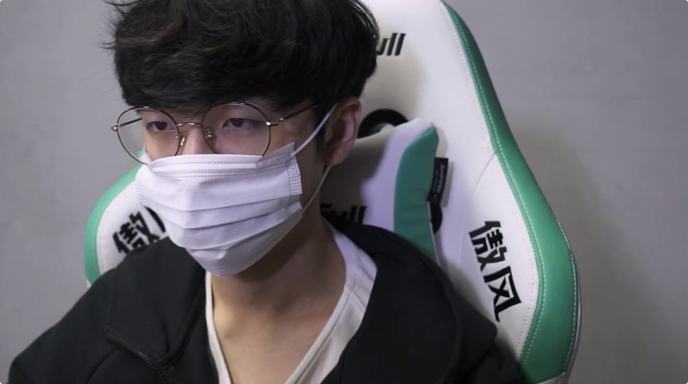 完美融入乐观家族！LGD赢下WE后小花生更新微博：LPL真好玩