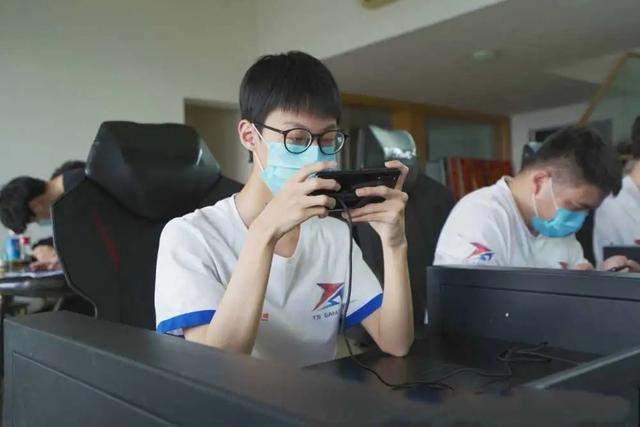 王者荣耀：Ts“欠薪”再升级，KPL官方强势介入，行业整顿或将开始