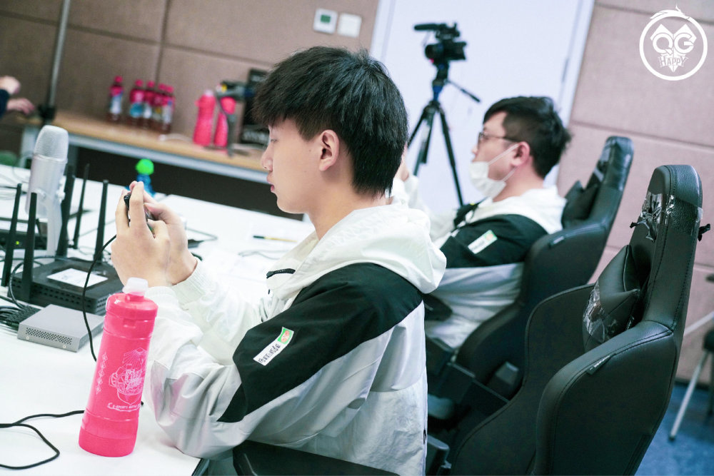 AG、estar接连被WE击败，KPL“御三家”的尊严得靠QG来维护了