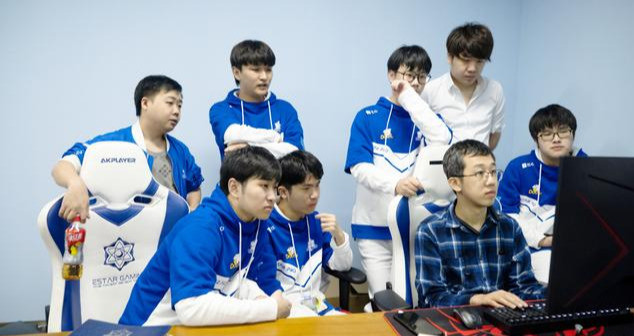 英凯直言猫神不适应版本，estar打LGD不被看好，能否创造奇迹？